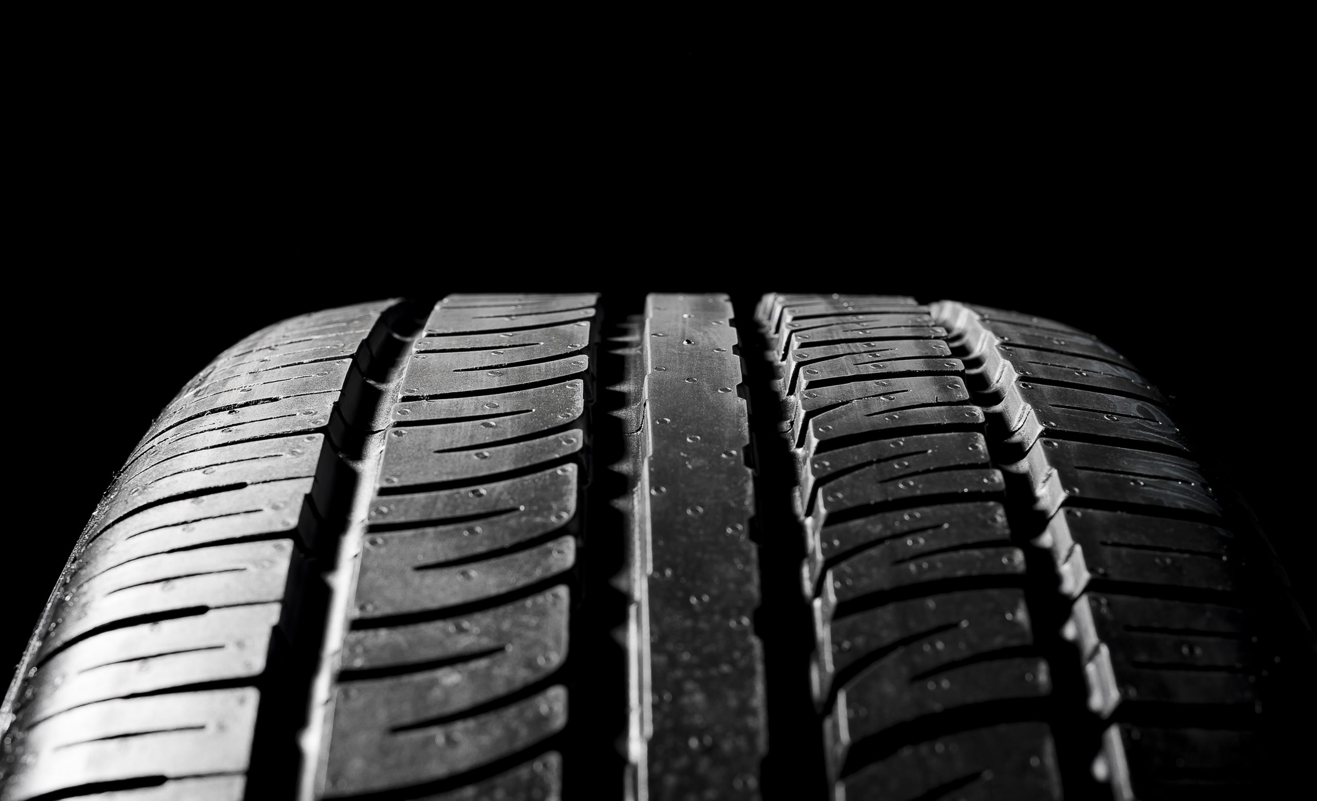 Pneus voiture pas chers : les différentes marques de pneus - Blue oil ...